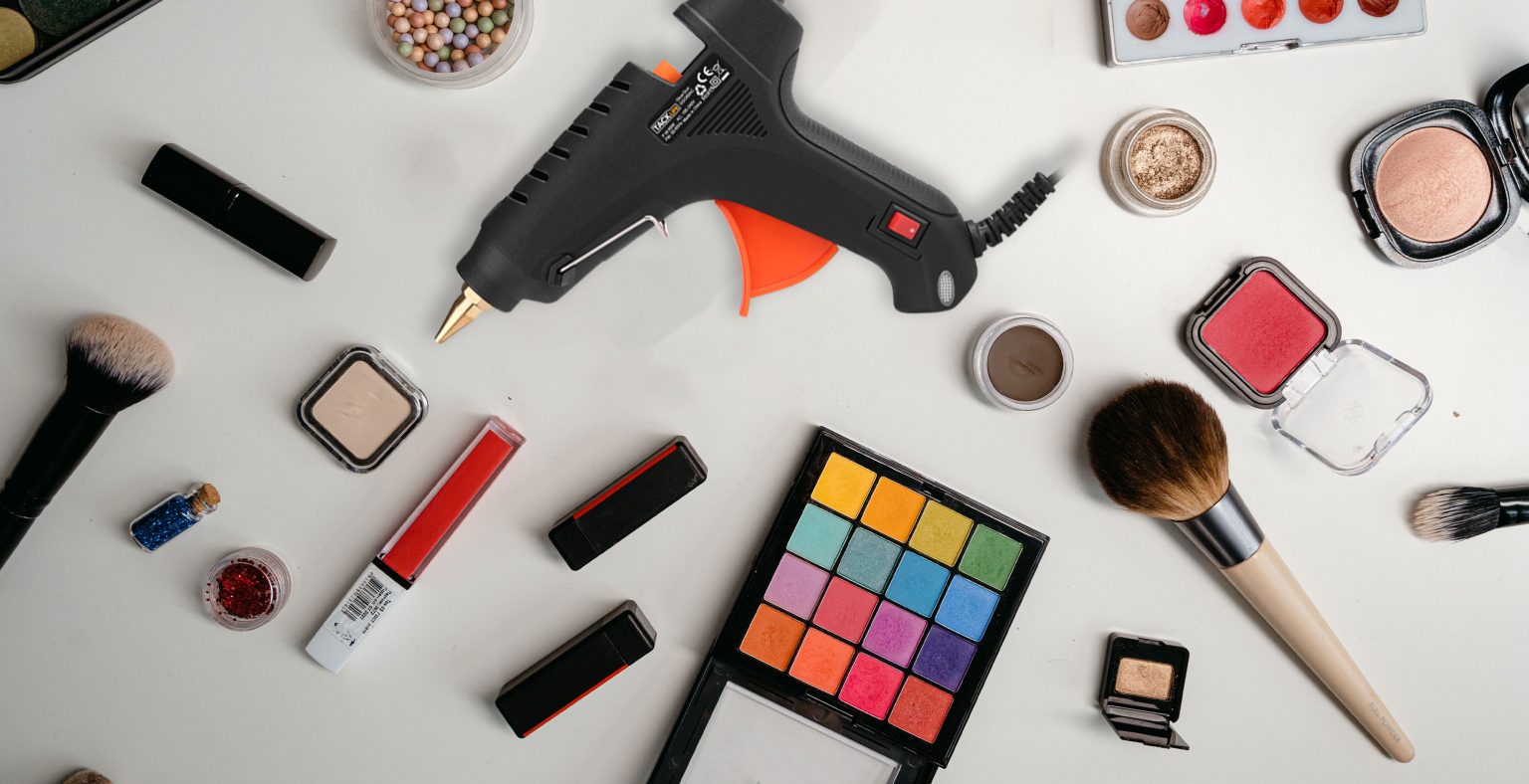 Hot glue gun makeup? Yes, please - Marie Claire Nigeria