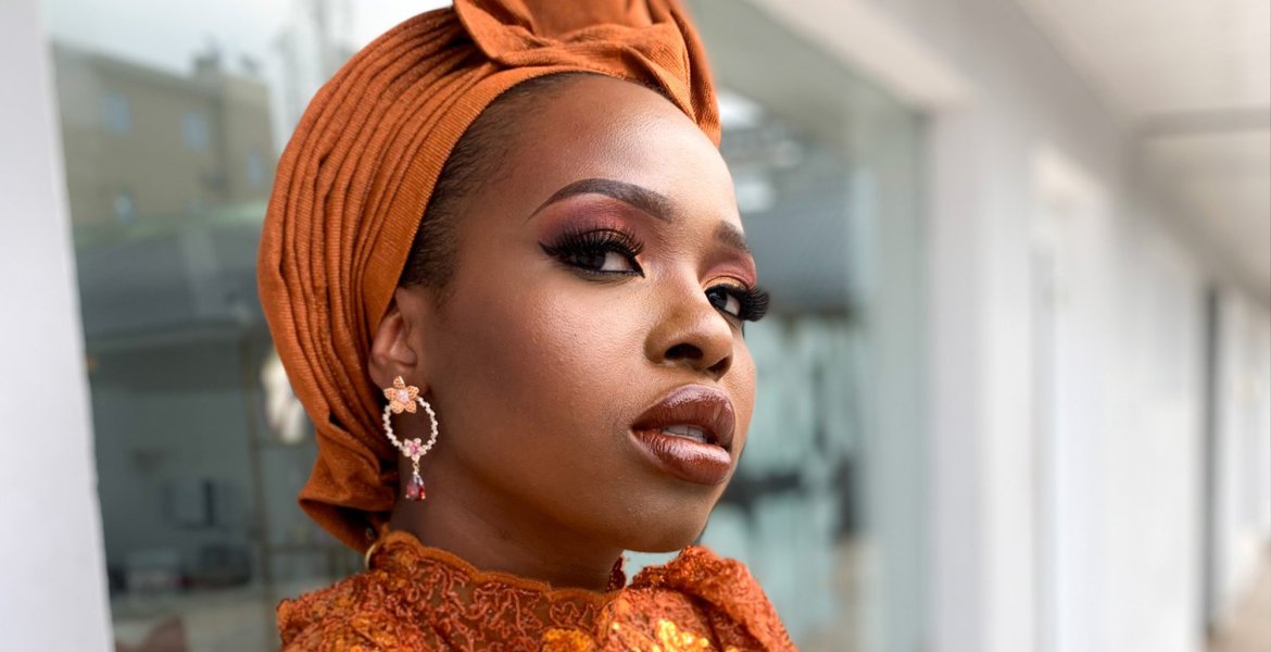 Your favorite beauty influencers swear by these lipsticks - Marie ...