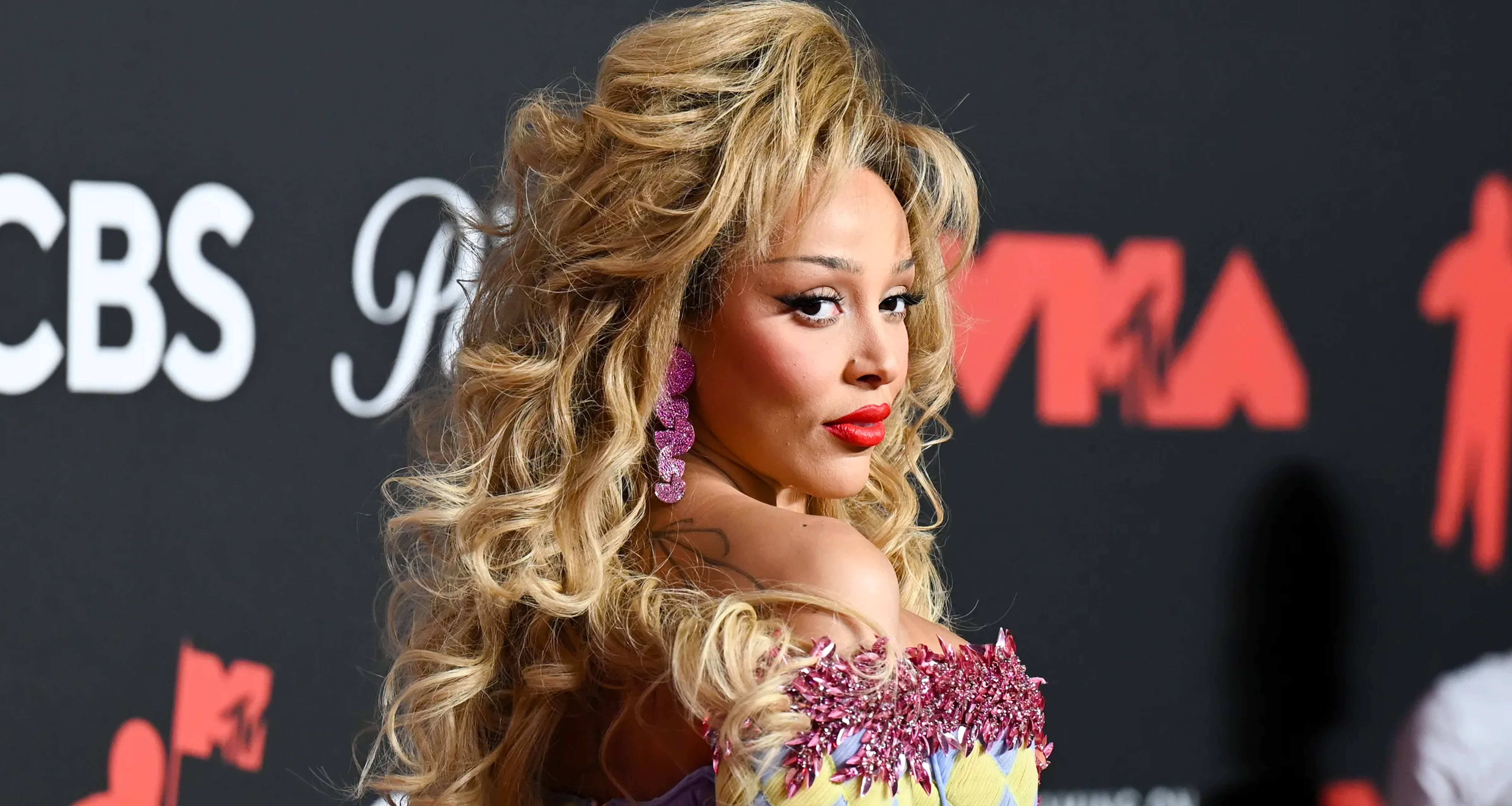 Doja Cat makes history with "Vie"